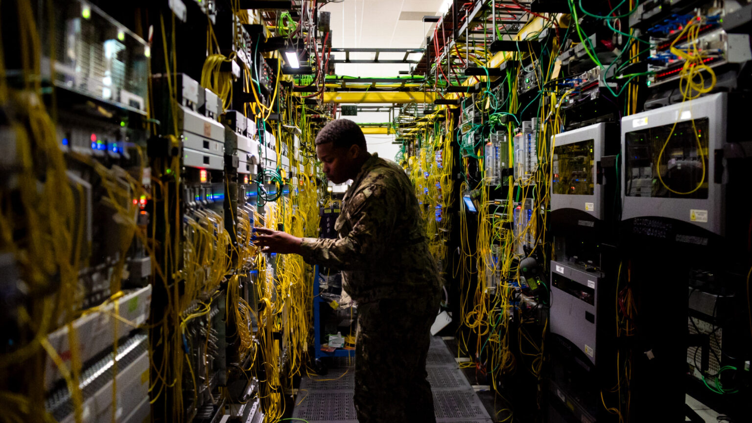 Breaking Defense - Defense industry news, analysis and commentary